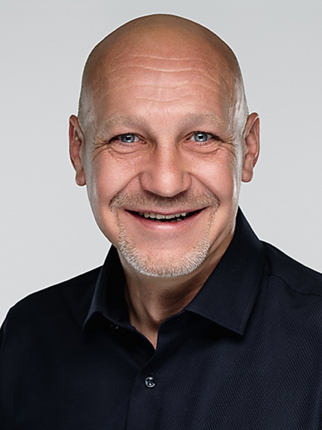 Team - Brunner Parkett Sewi Teppich